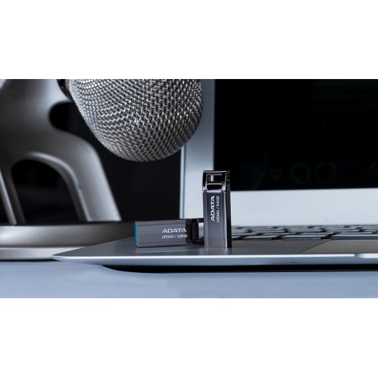 128GB AData Royal UR340 Ultra-Compact USB3.0 (USB3.2) Flash Drive